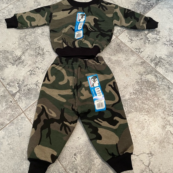Garanimals | Matching Sets | Nwt Garanimals Camo Sweat Suit Set 2 Month ...